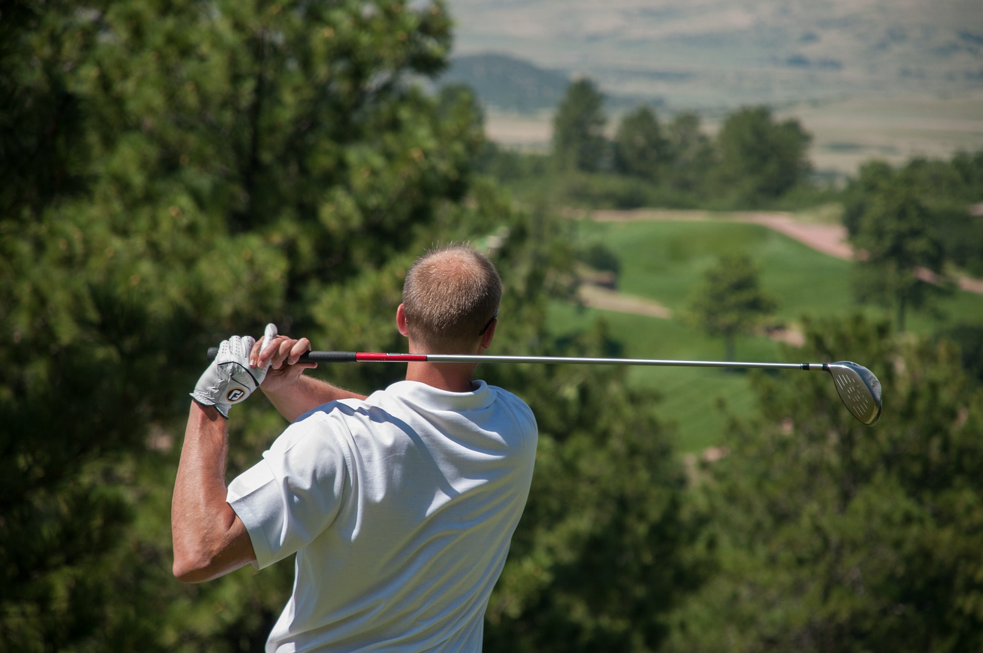 How to Organize a Socially-distant Golf Tournament - TravelPledge News